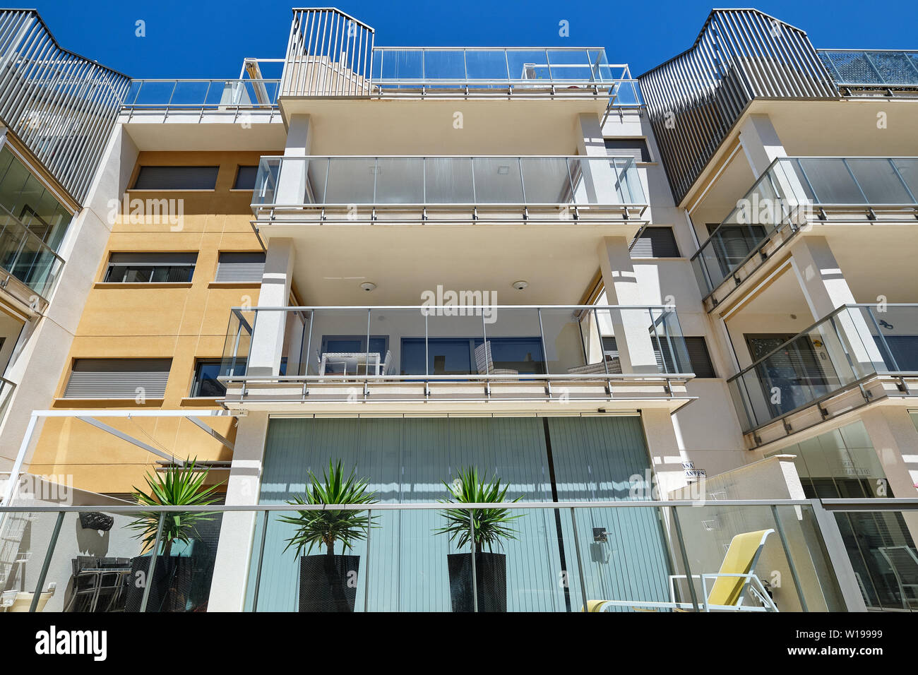 24 storey house hi-res stock photography and images - Alamy