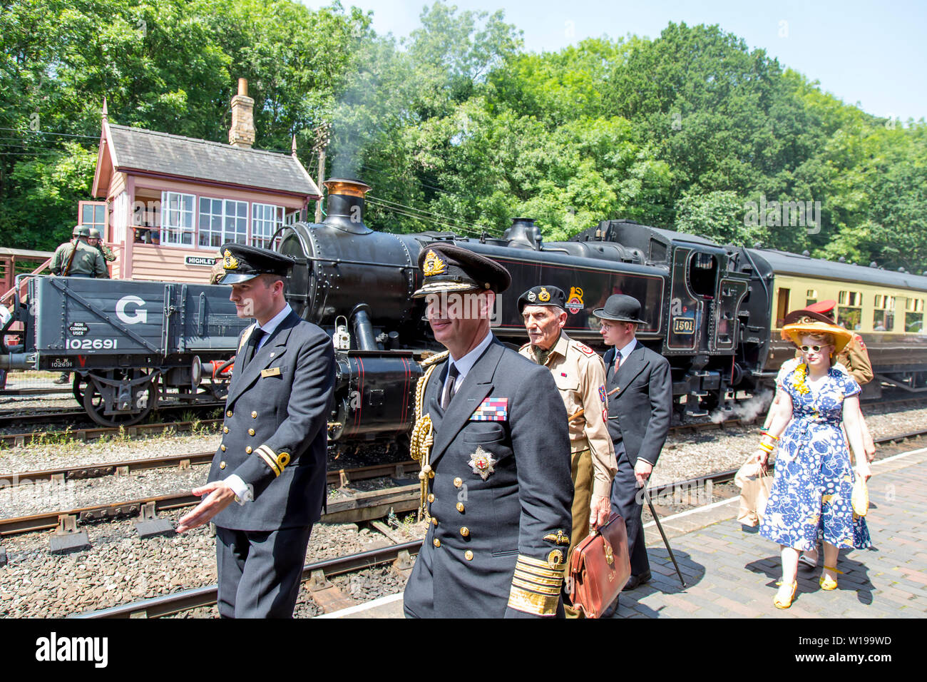 Old british railways uniform railway hi-res stock photography and ...