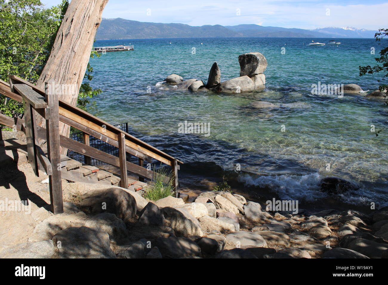 Speed boat beach hi-res stock photography and images - Alamy