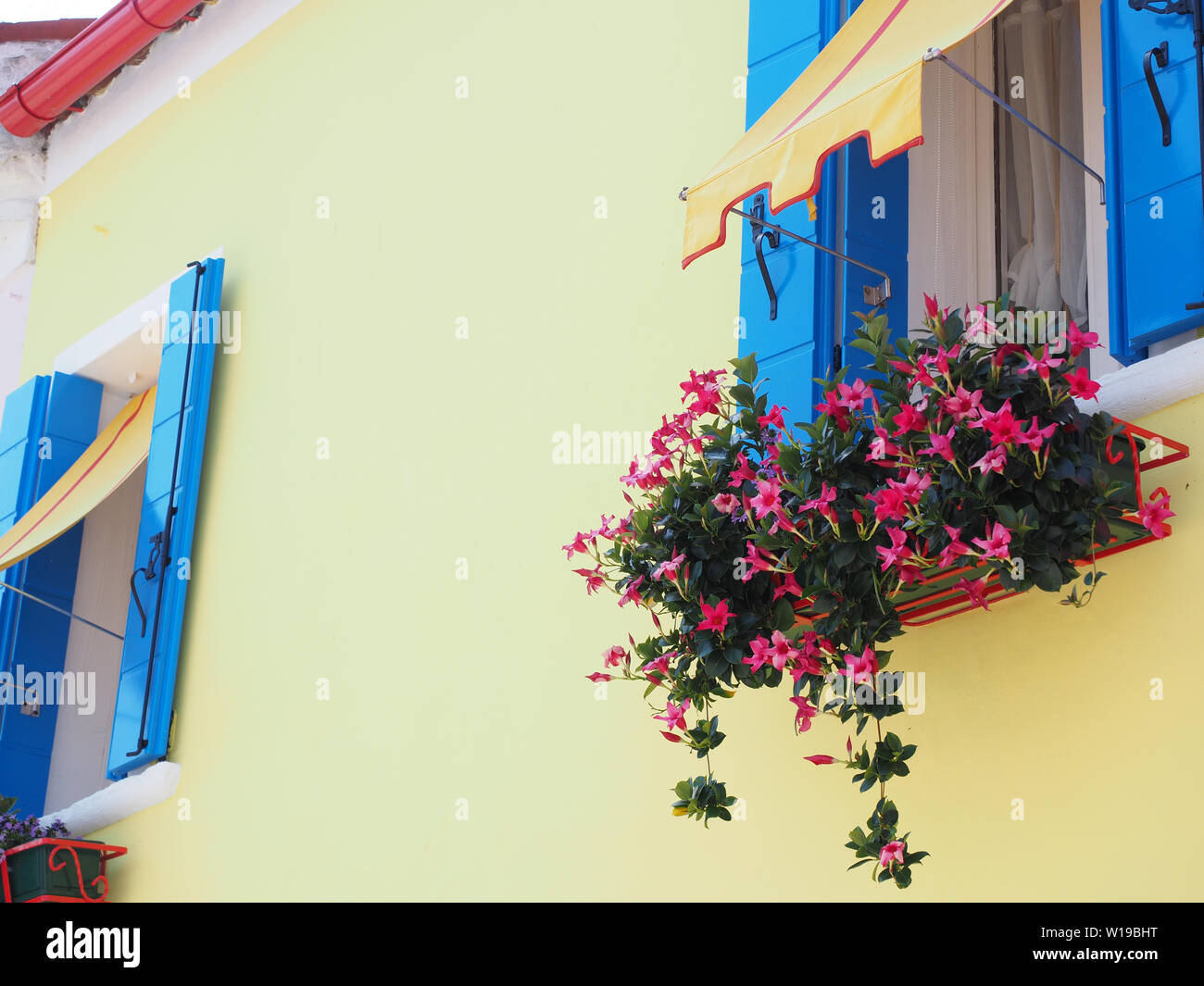 Window_shades hi-res stock photography and images - Alamy