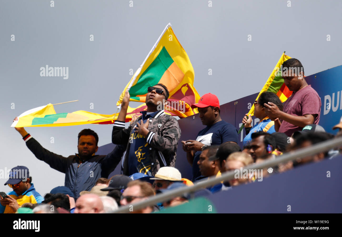 Sri lanka cricket fans uk hi-res stock photography and images - Alamy