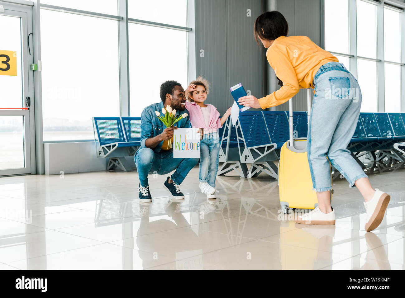 African parents meeting hi-res stock photography and images - Alamy