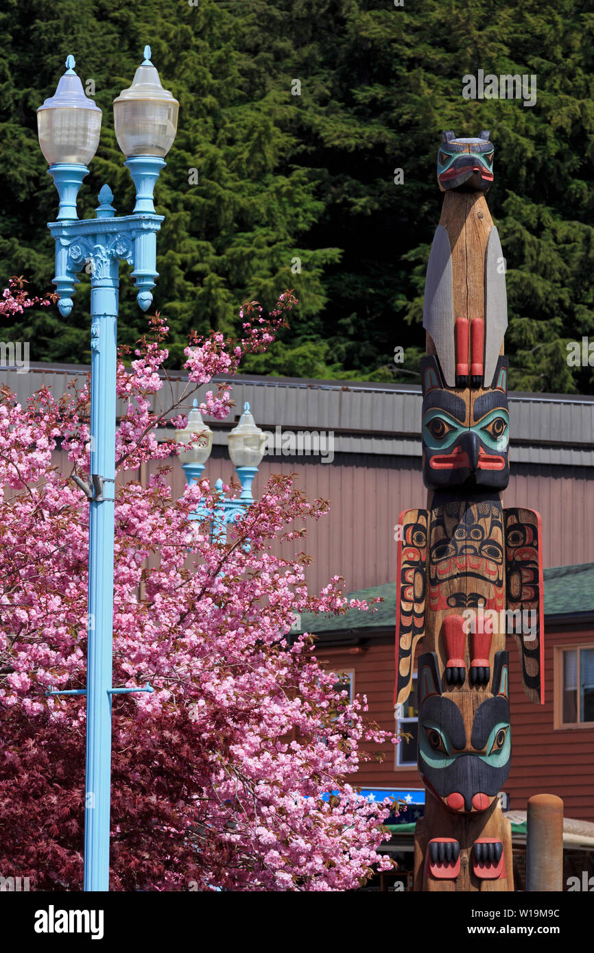 Ketchikan chief kyan totem pole hi-res stock photography and images - Alamy