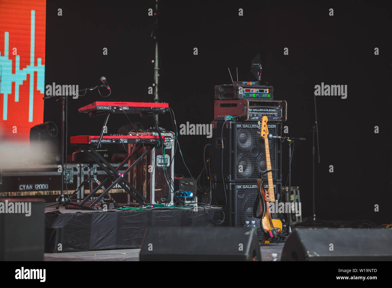 Concert boxes stage equipment hi-res stock photography and images - Alamy