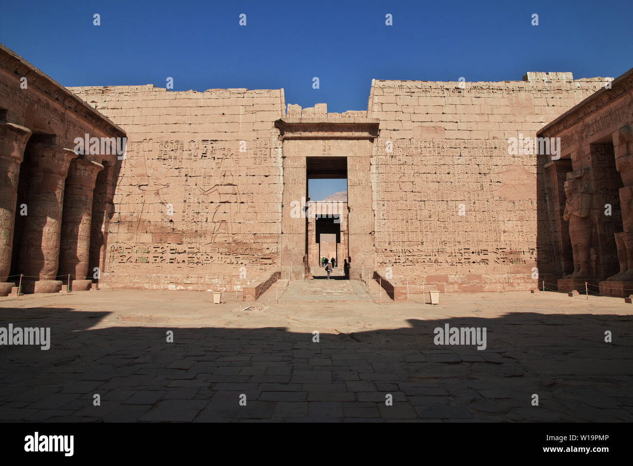 The temple of Medinet Habu in Luxor, Egypt Stock Photo - Alamy