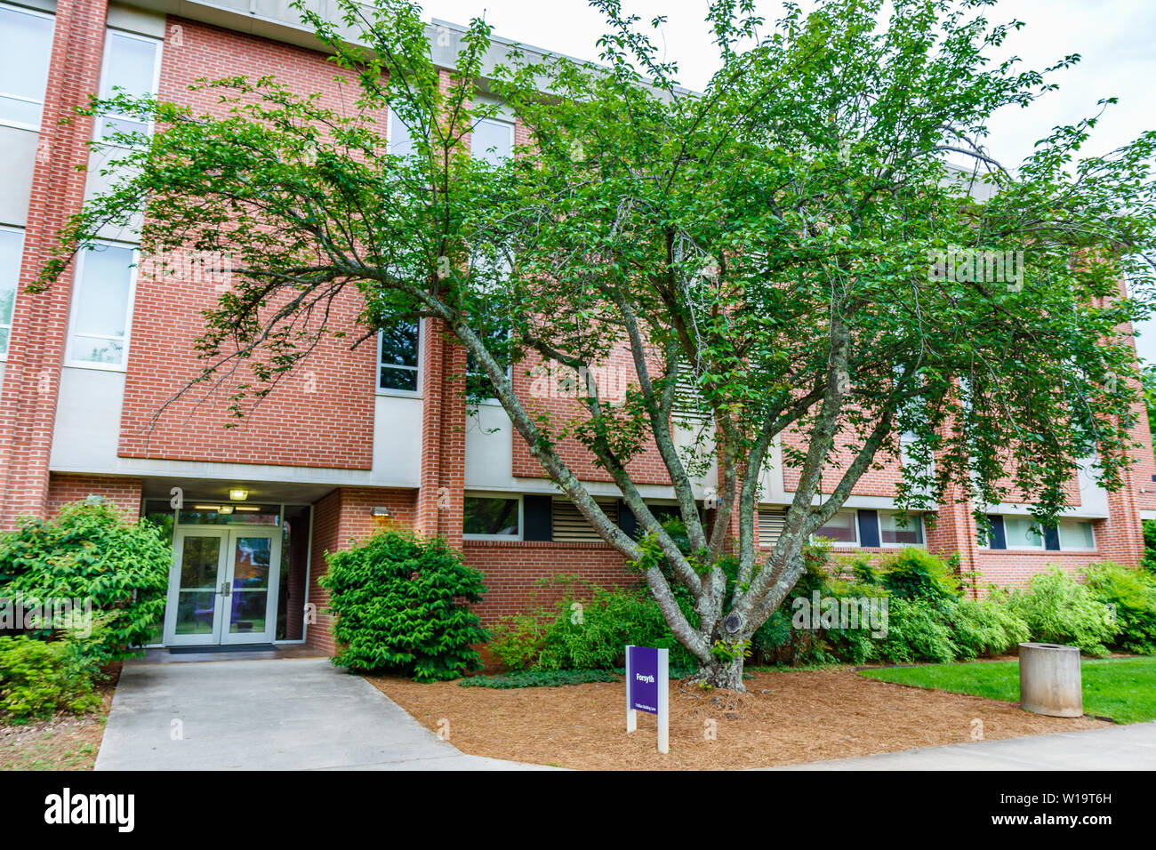 Western carolina university campus hi-res stock photography and images ...