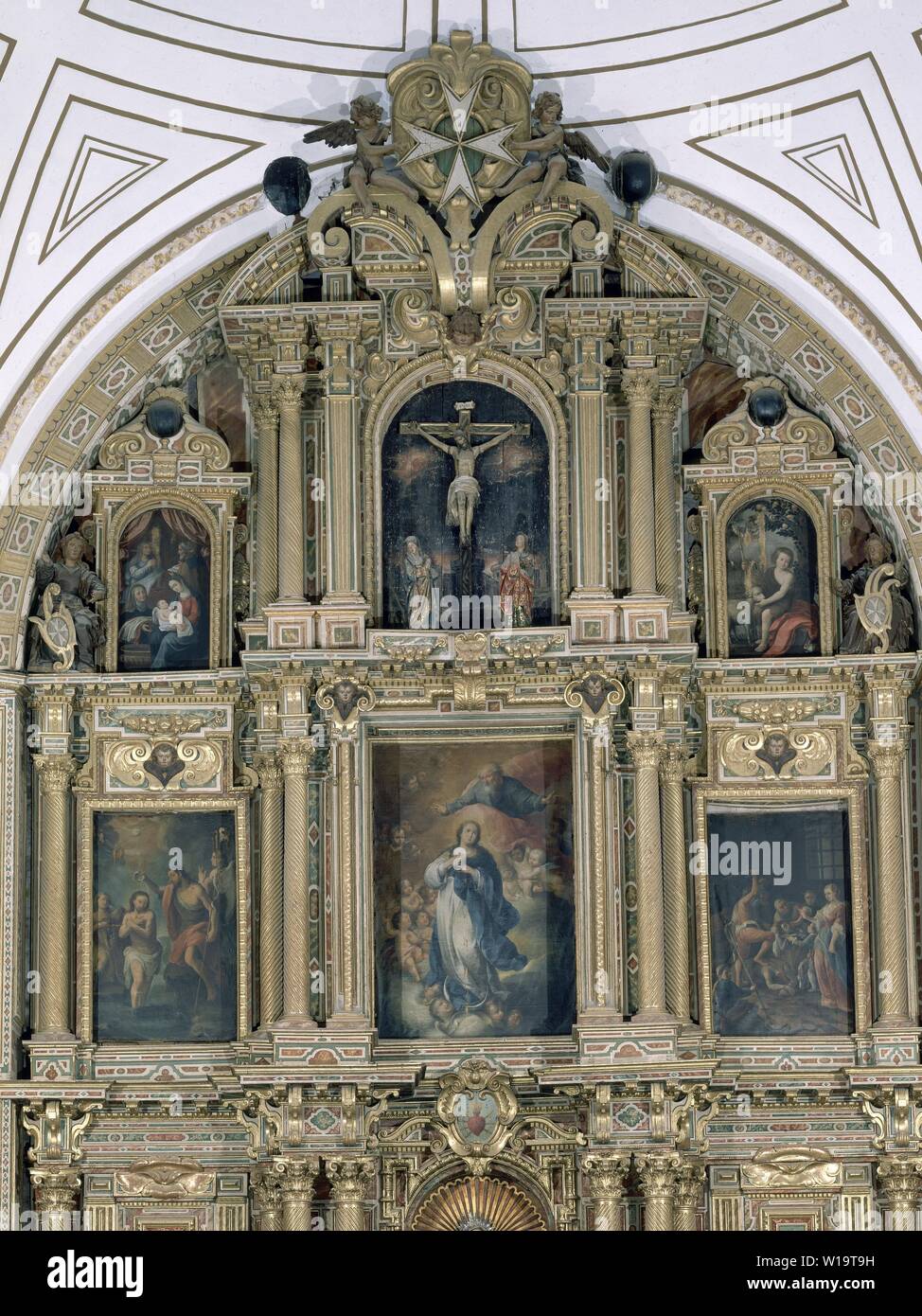 DETALLE DE LA PARTE SUPERIOR DEL RETABLO MAYOR DE LA IGLESIA DE SANTA ...