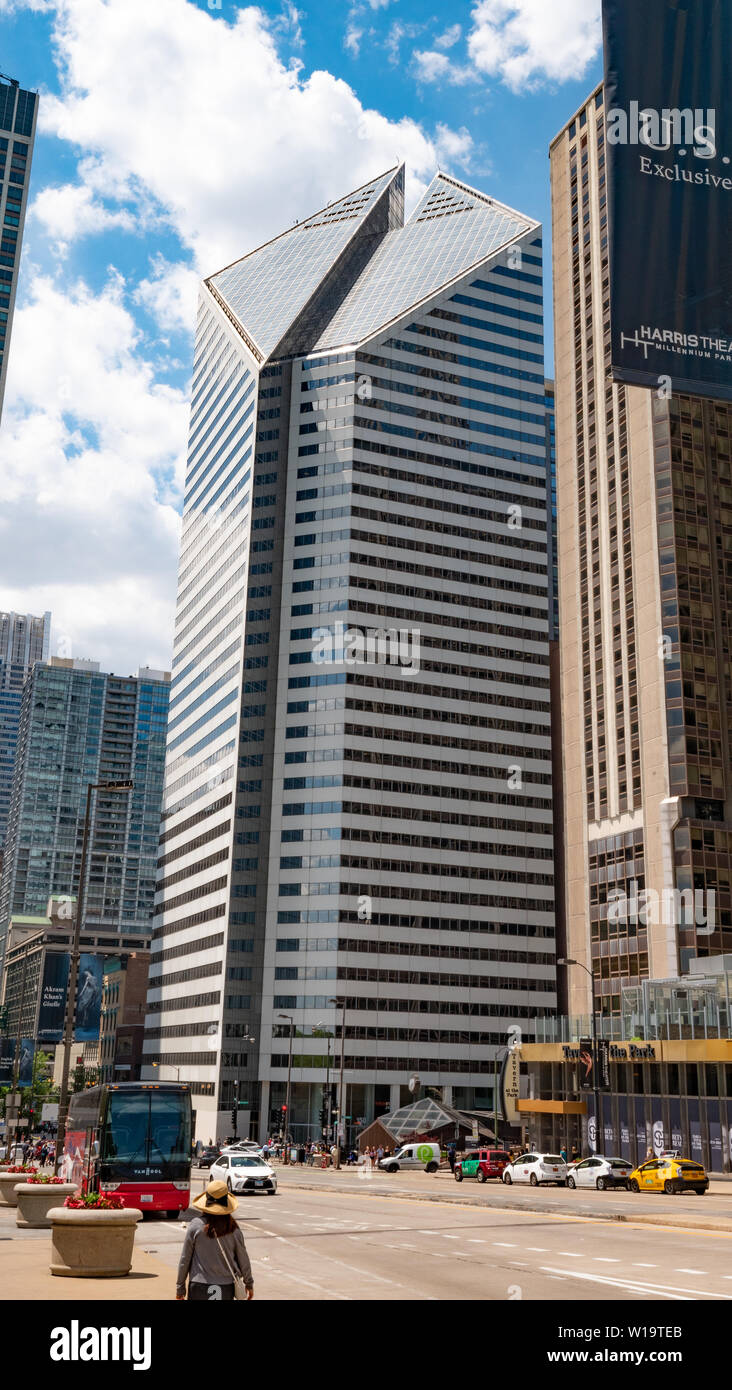 Crain communication building hi-res stock photography and images - Alamy