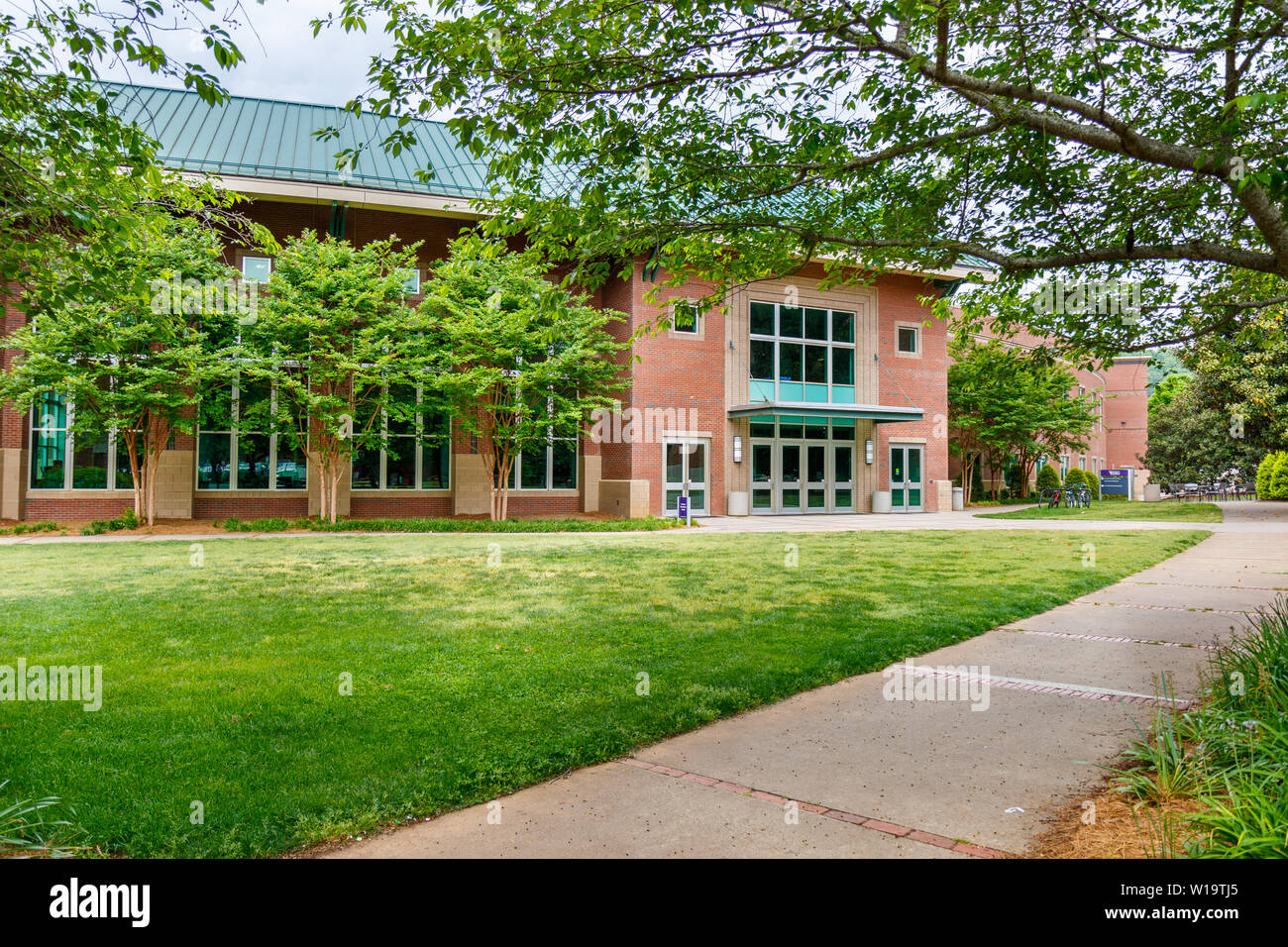 University center hi-res stock photography and images - Alamy