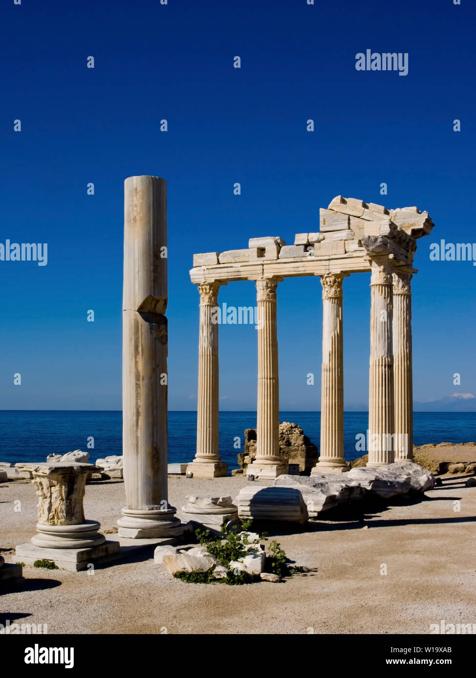 Greek remains side hi-res stock photography and images - Alamy