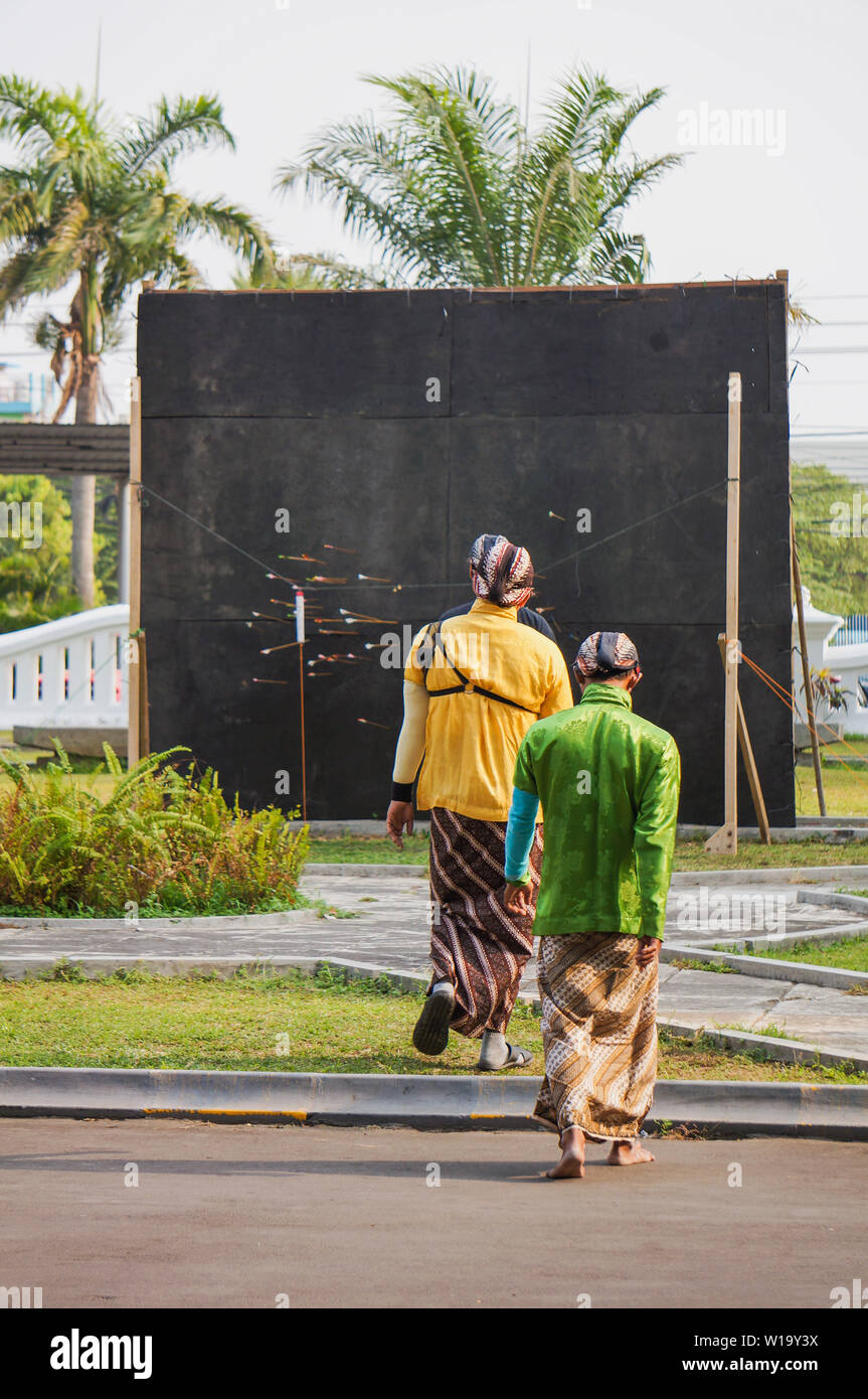 Javanese practicing Jemparingan, Mataram Kingdom's traditional archery ...