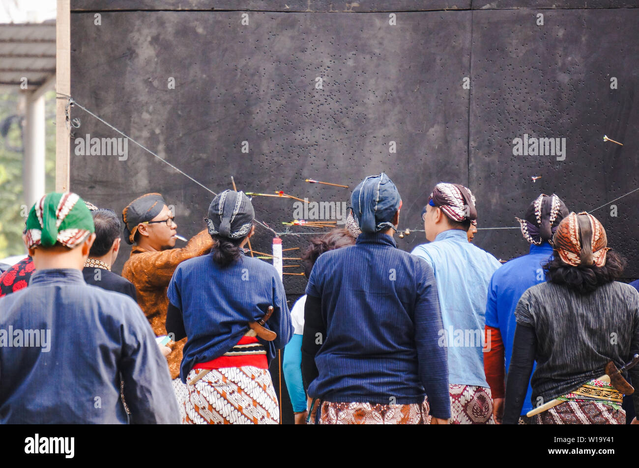 Javanese practicing Jemparingan, Mataram Kingdom's traditional archery ...