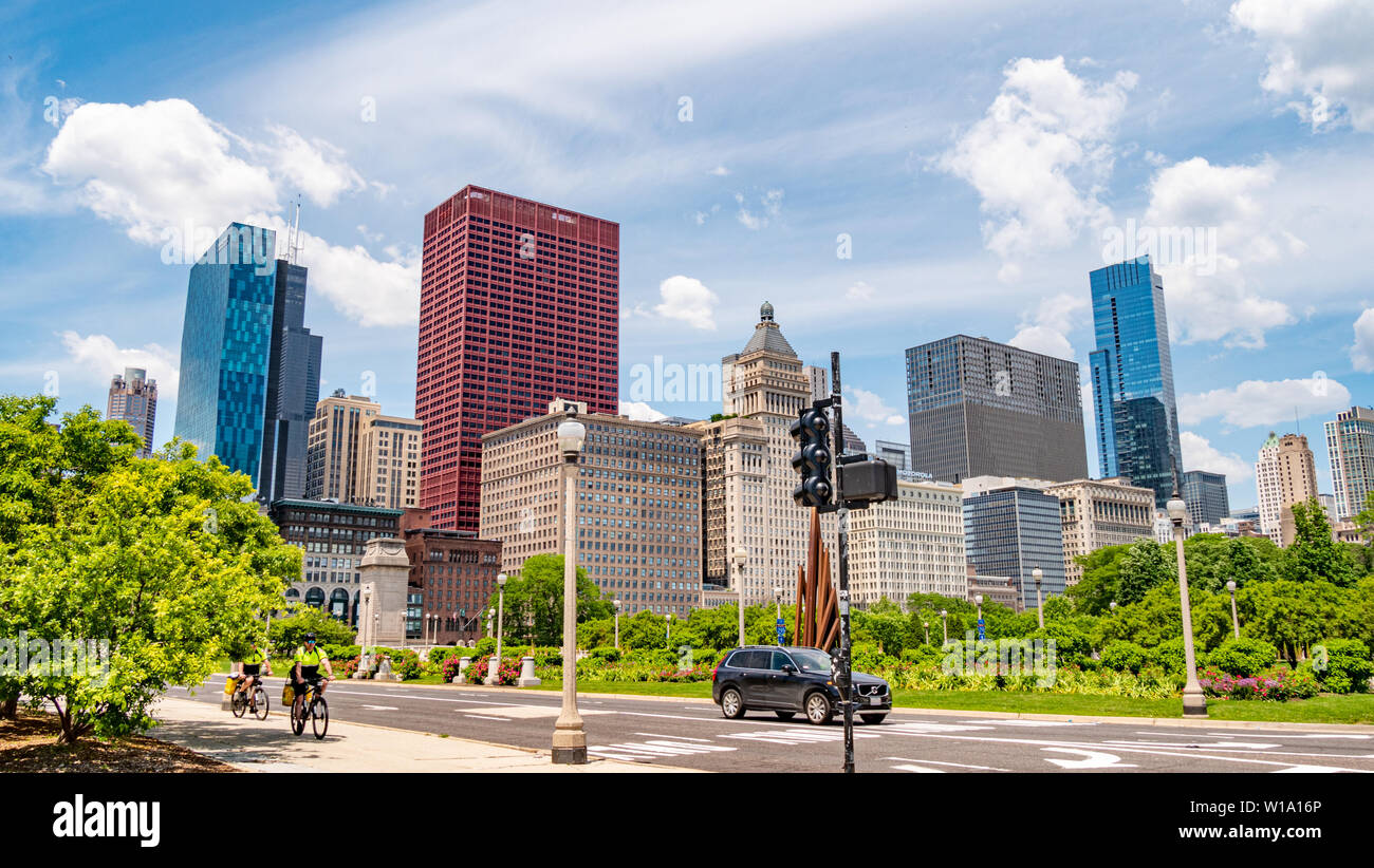 Typical Chicago street view with iconic buildings - CHICAGO, USA - JUNE ...
