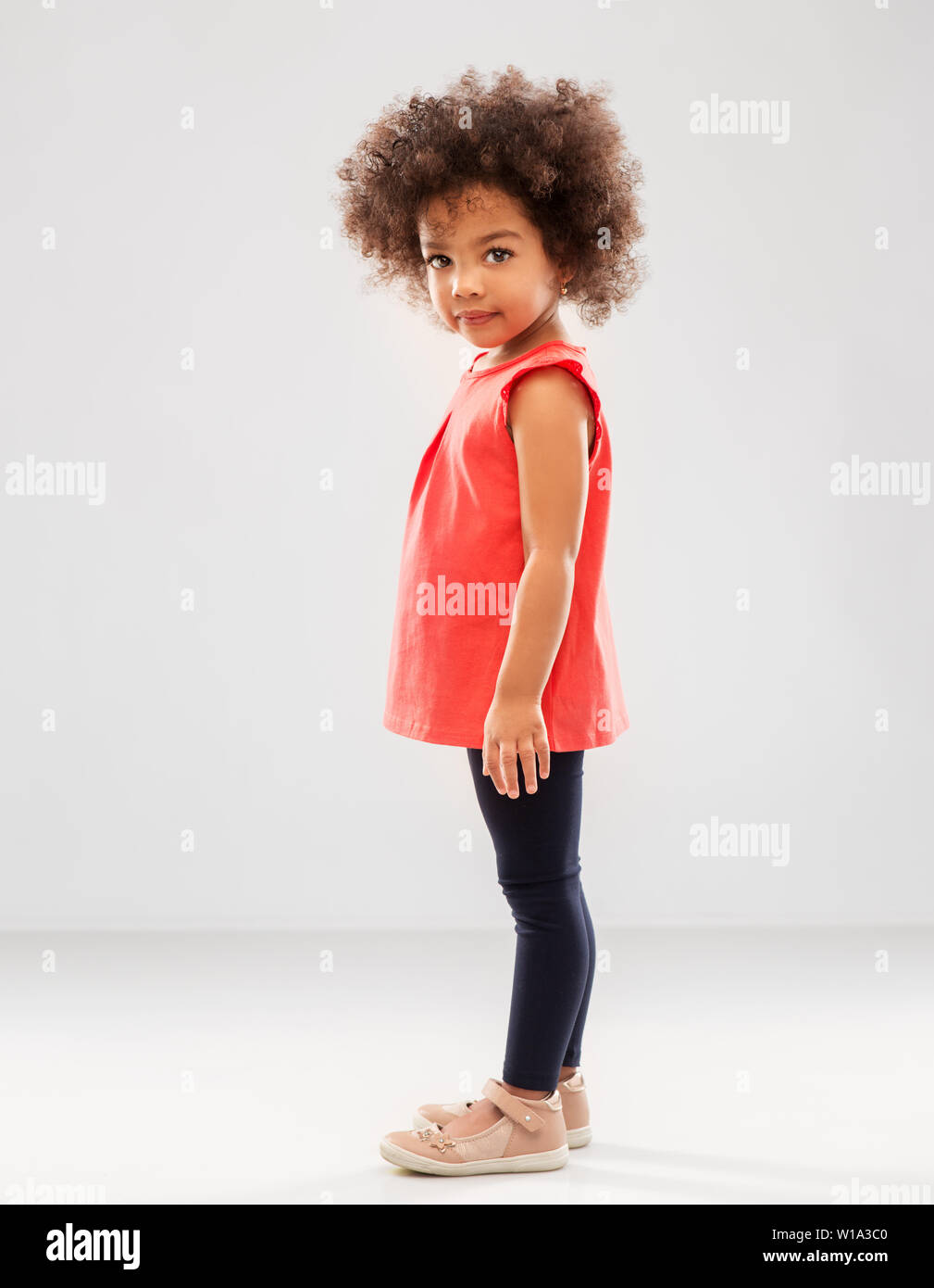 African side view kid hi-res stock photography and images - Alamy