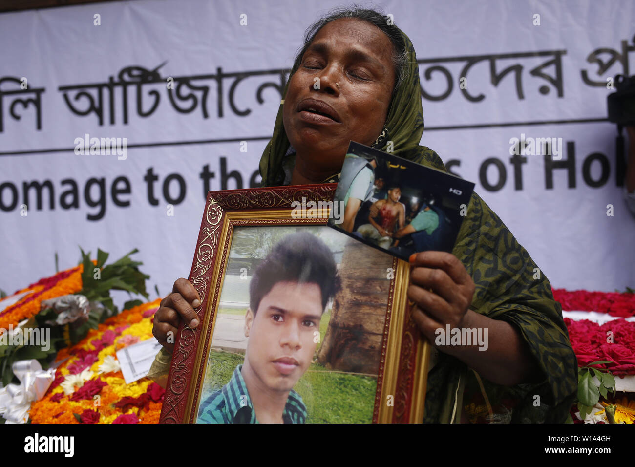 Dhaka, Bangladesh. 1st July, 2019. Masuda Begum, mother of Jakir ...