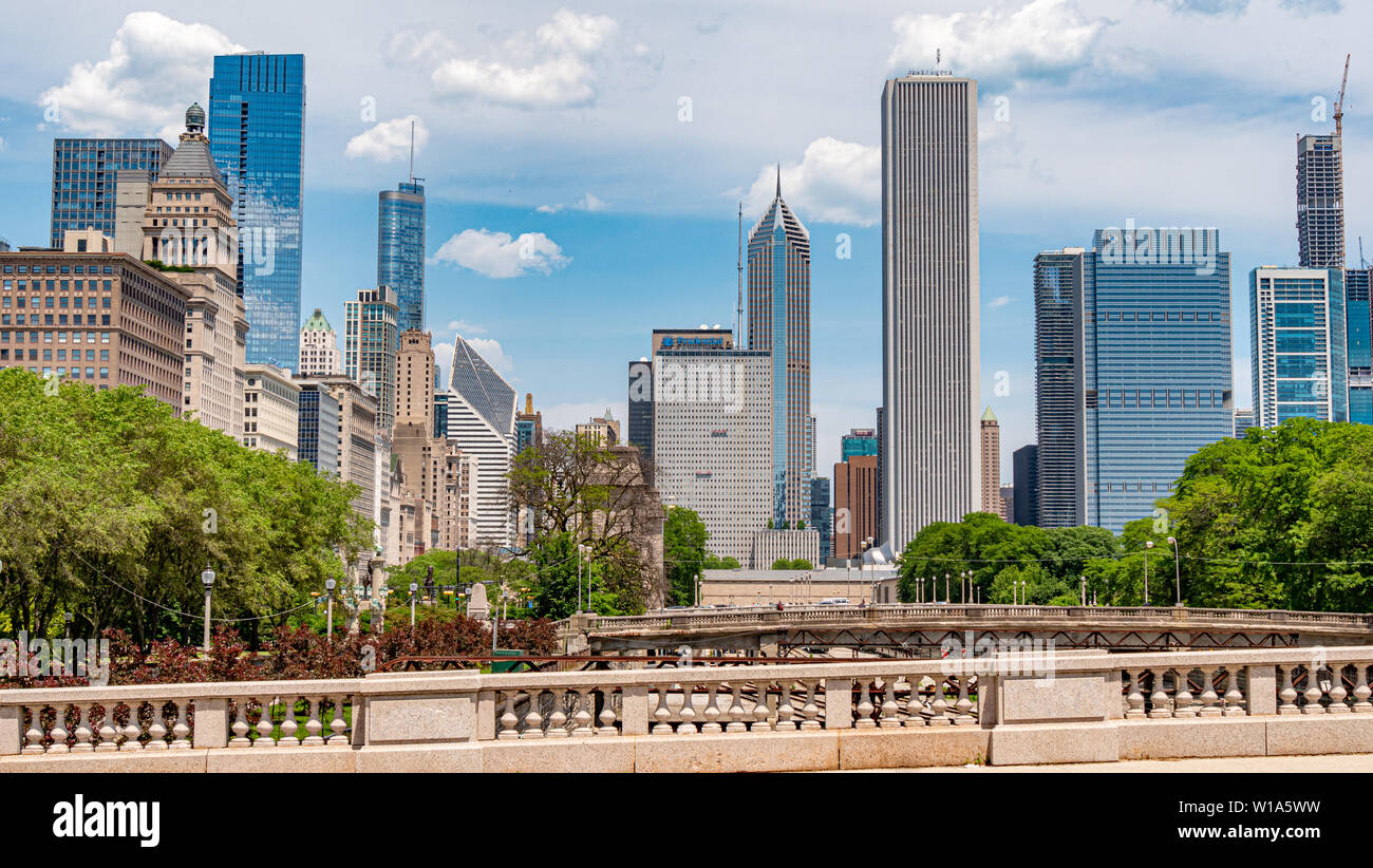 Chicago illinois downtown aerial 2019 hi-res stock photography and ...