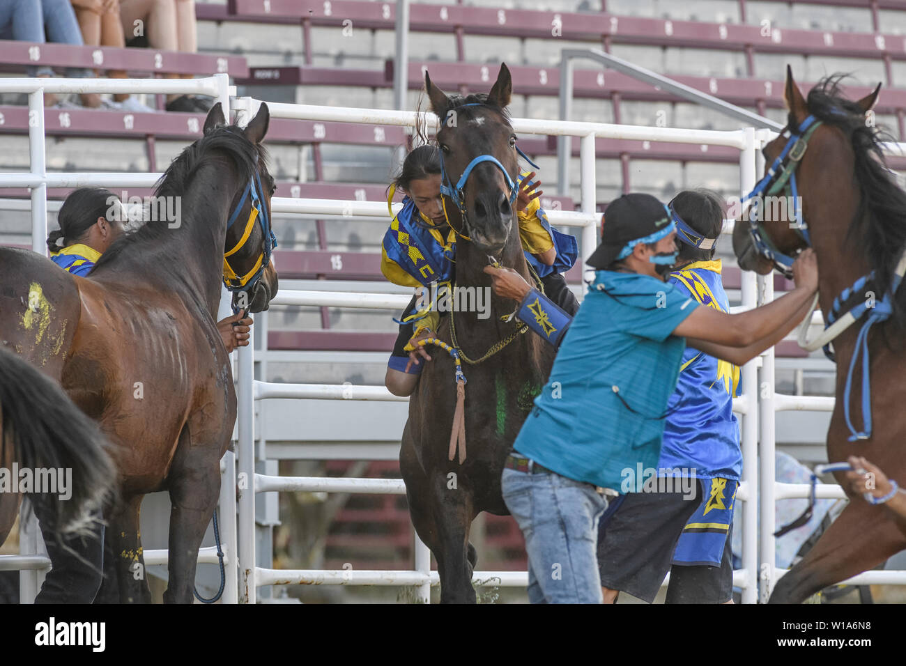 First nations people canada hi-res stock photography and images - Alamy