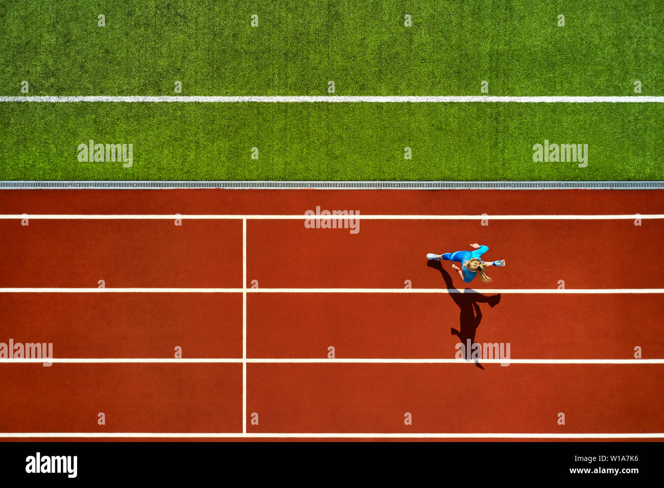 Running track top view hi-res stock photography and images - Alamy