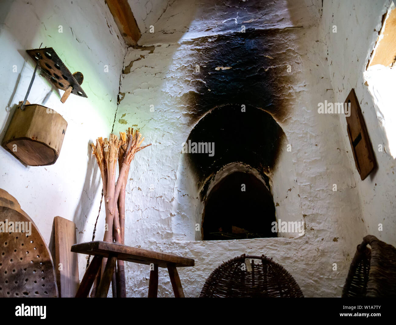 Traditional hungarian country house hi-res stock photography and images ...