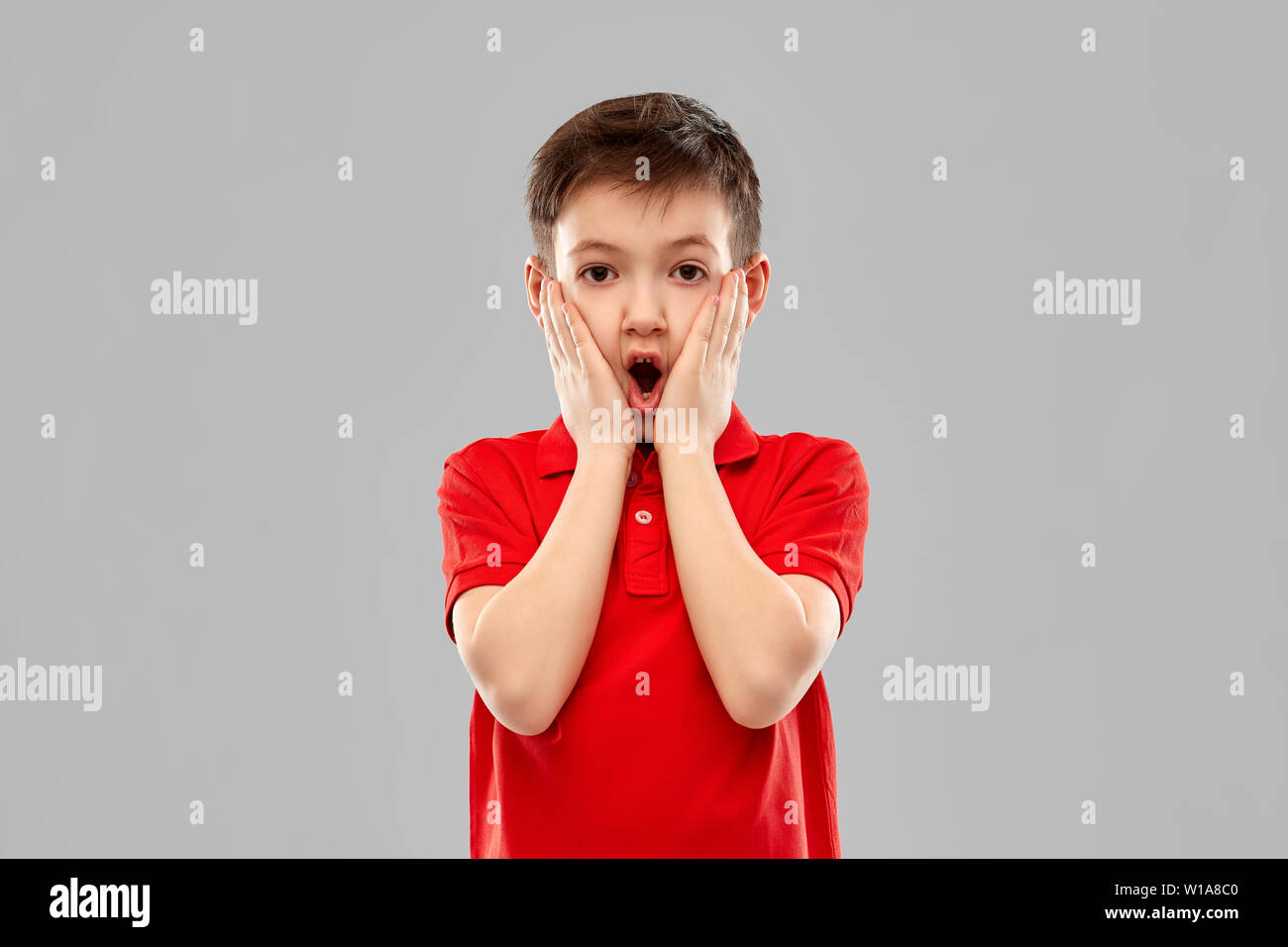 Boy shocked face hi-res stock photography and images - Alamy