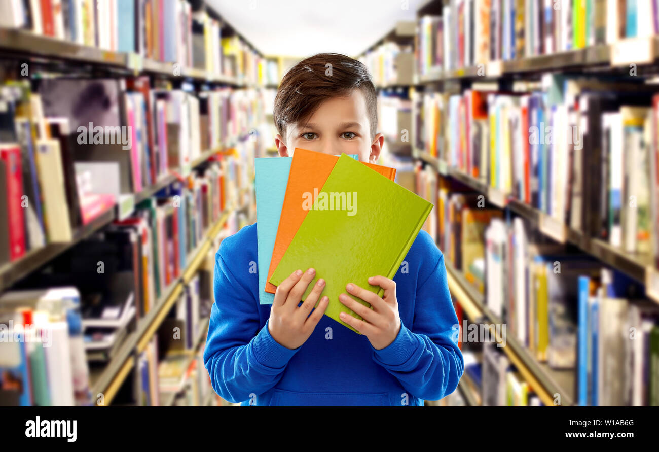 Shy student hi-res stock photography and images - Alamy