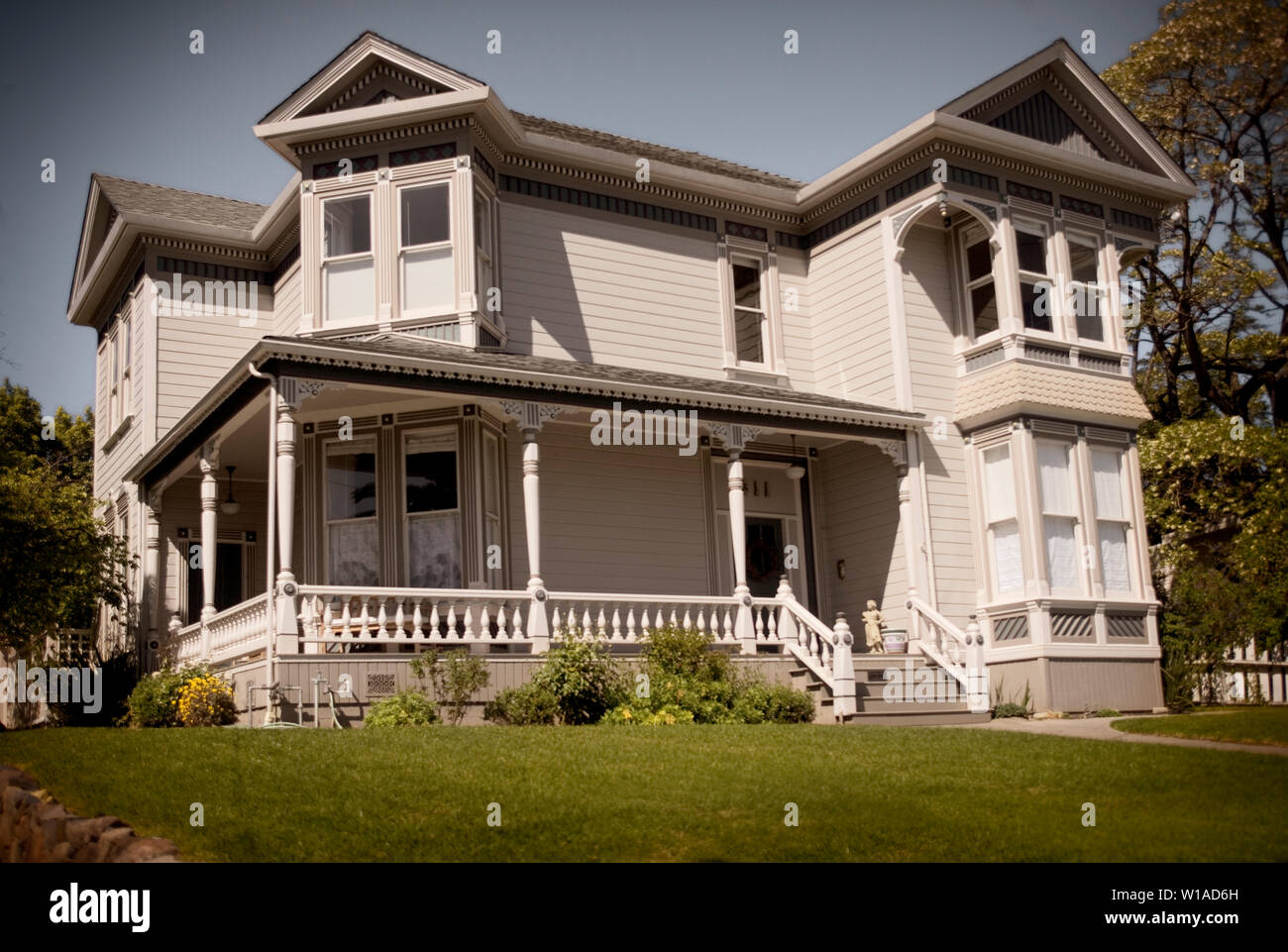 Victorian lodging houses hi-res stock photography and images - Alamy