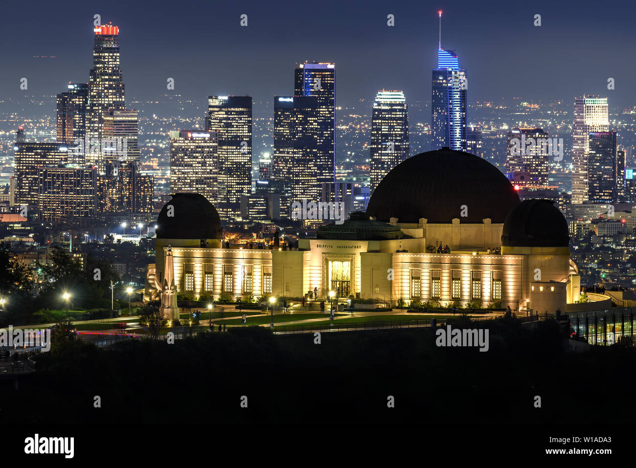 Griffith Observatory and Downtown Los Angeles skyline at night Stock ...