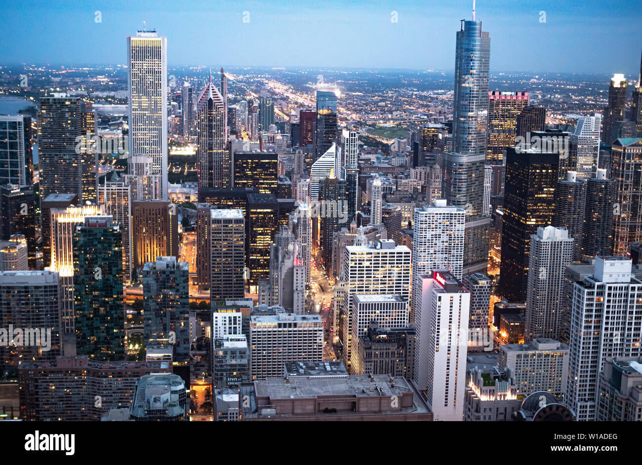 Amazing view over the high rise buildings of Chicago - street ...