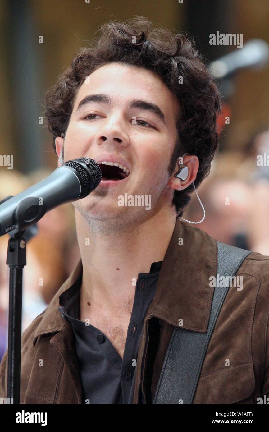 Kevin Jonas High Resolution Stock Photography and Images - Alamy