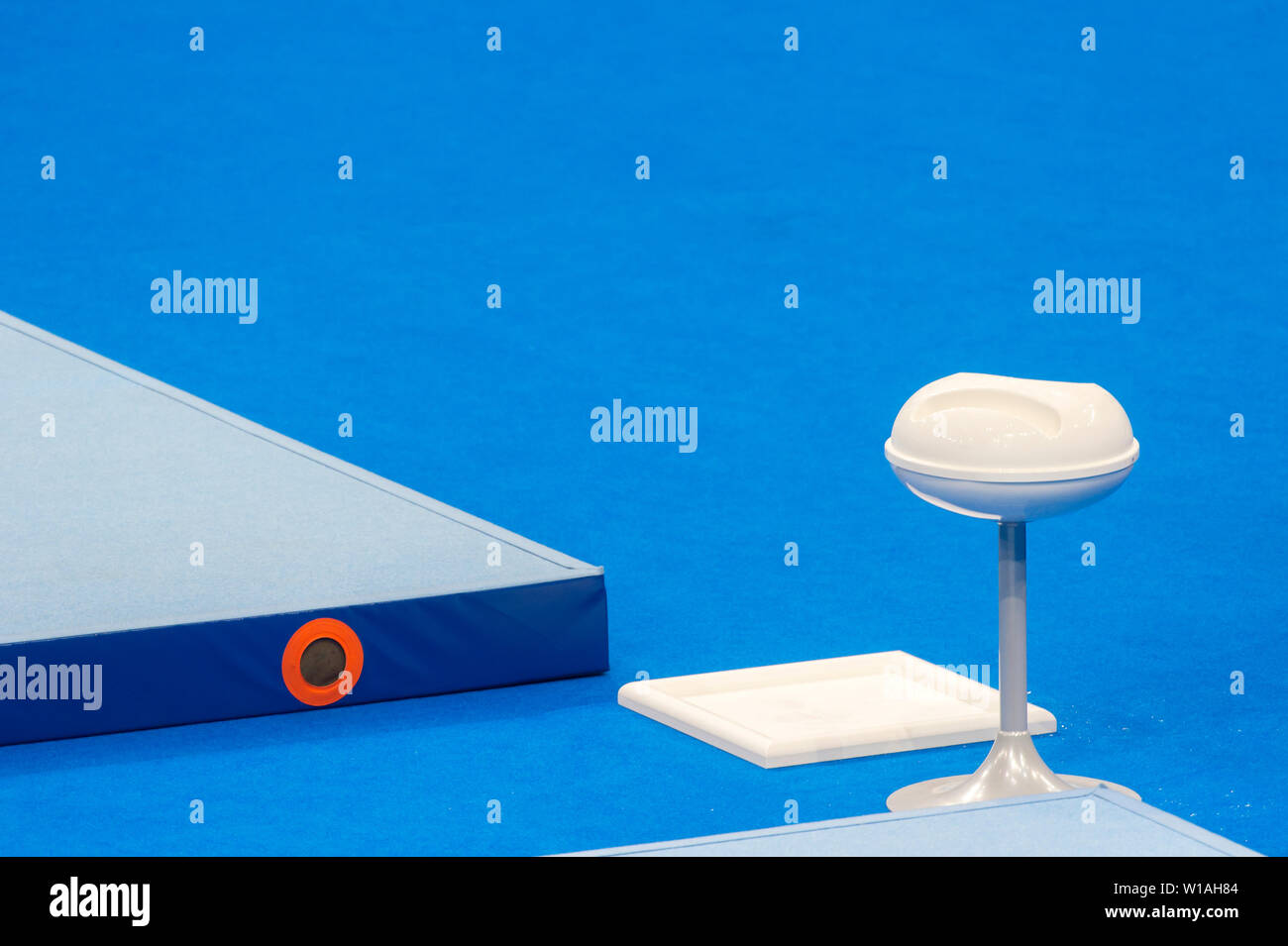 Gymnastic apparatus hi-res stock photography and images - Alamy