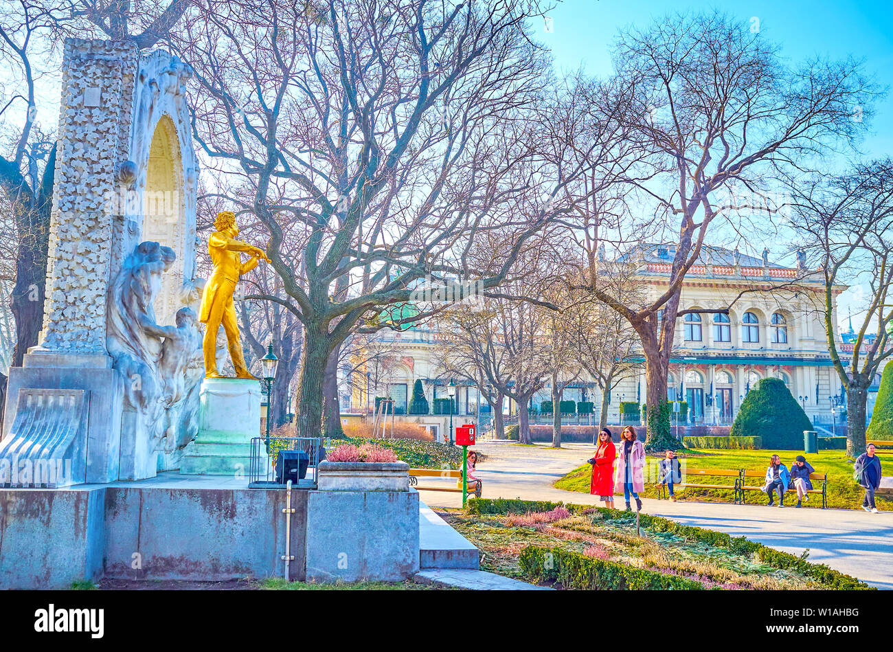 VIENNA, AUSTRIA - FEBRUARY 18, 2019: The group of tourists making ...