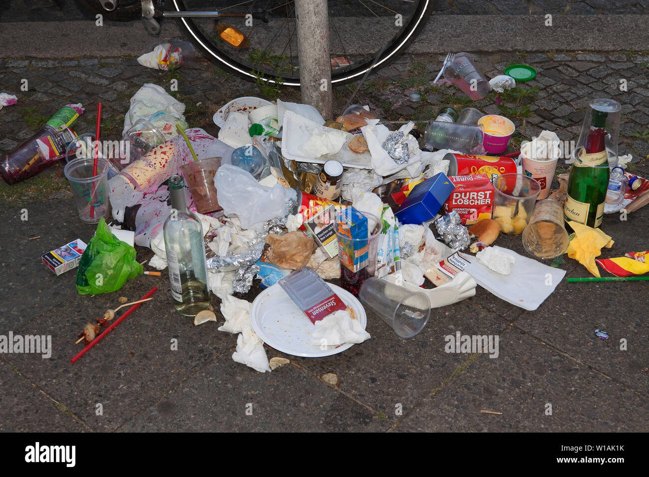 Litter on the streets of Berlin Stock Photo - Alamy