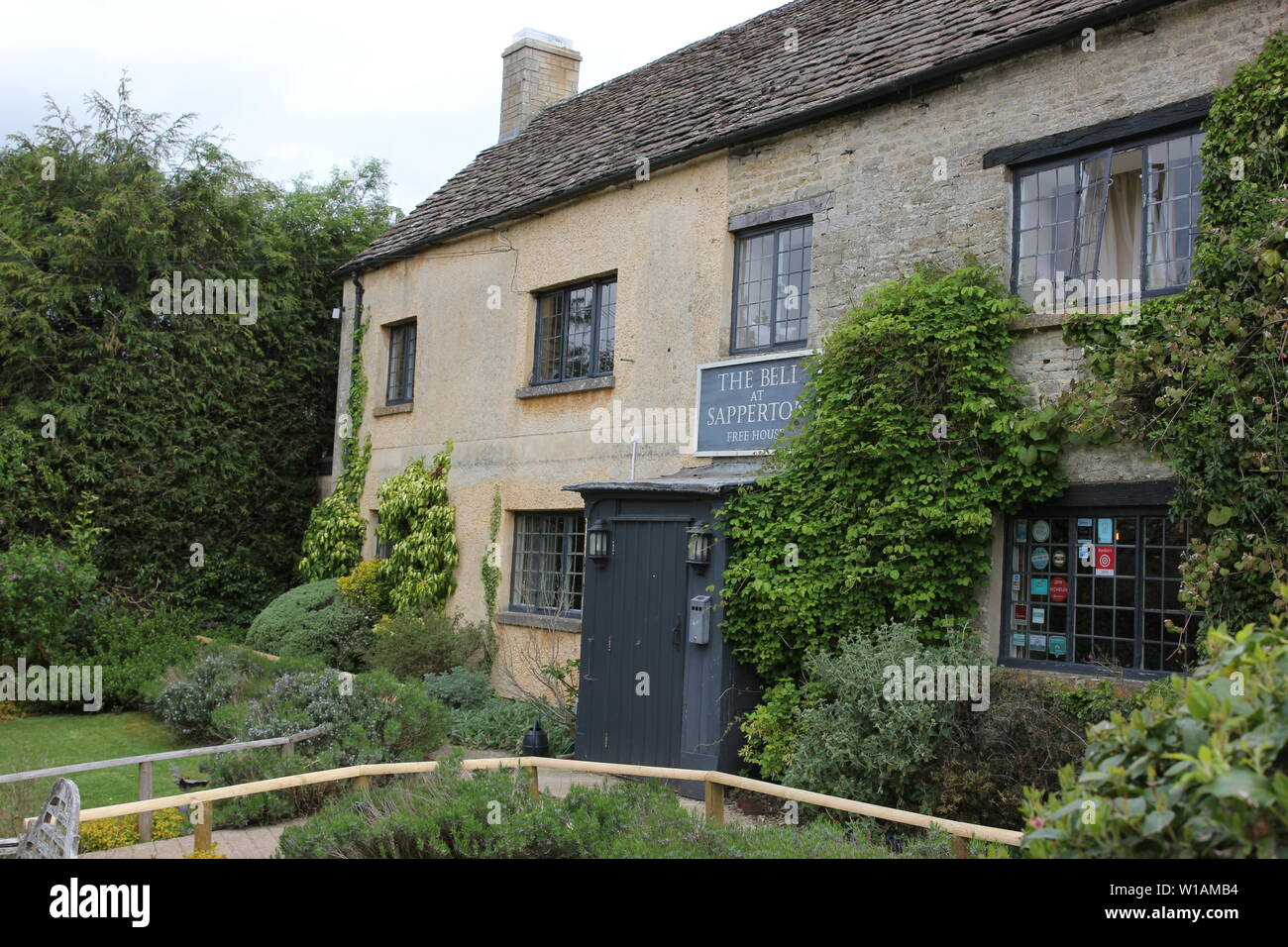 The only pub in the village hi-res stock photography and images - Alamy