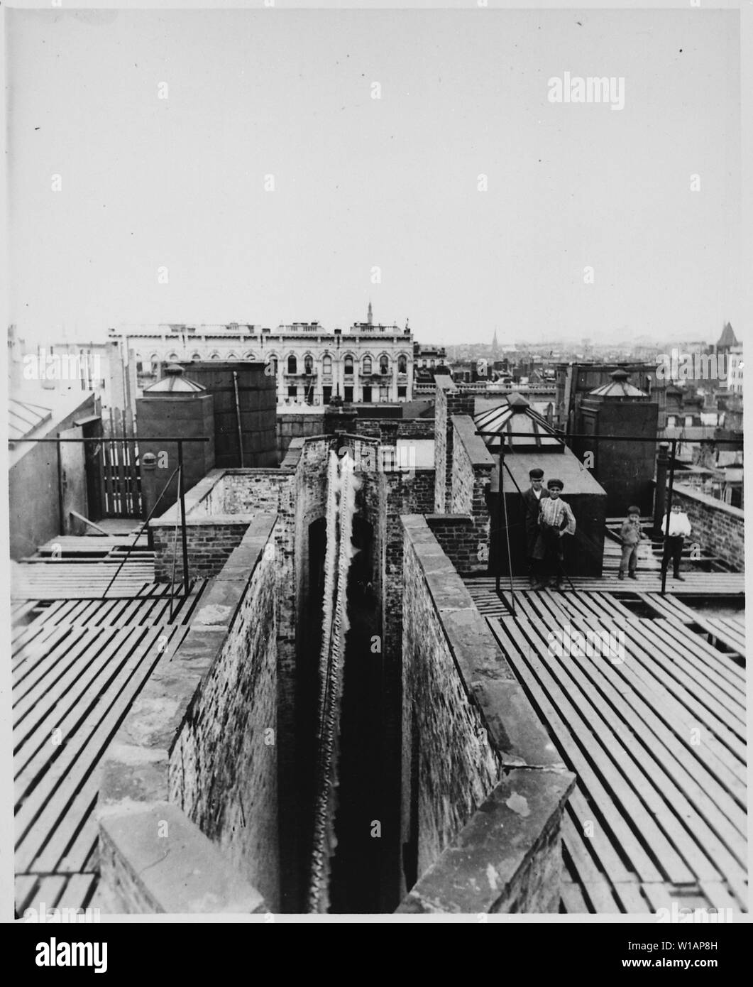 Tenement new york hi-res stock photography and images - Alamy