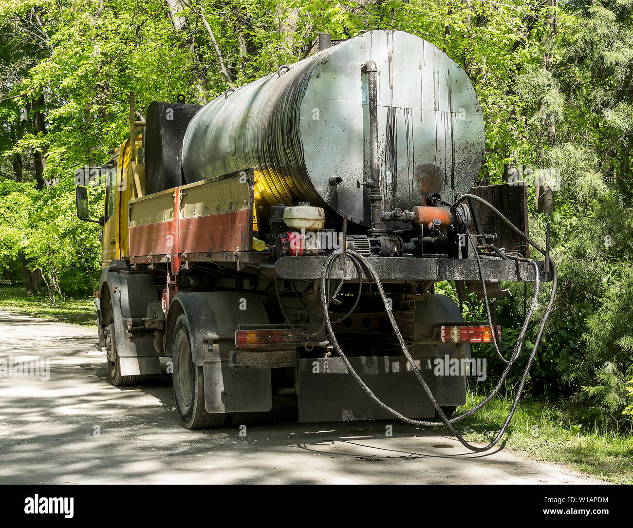 Bitumen Truck High Resolution Stock Photography and Images - Alamy