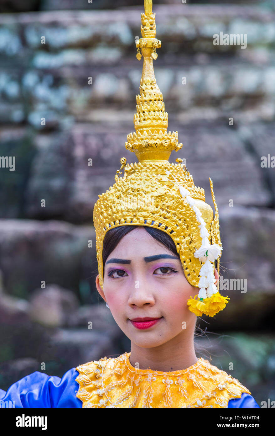 Apsara dancer performing hi-res stock photography and images - Alamy