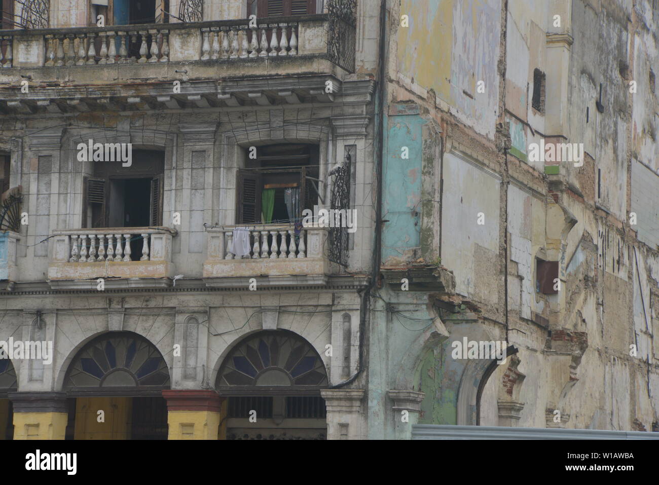 Bad conditions in cuba hi-res stock photography and images - Alamy