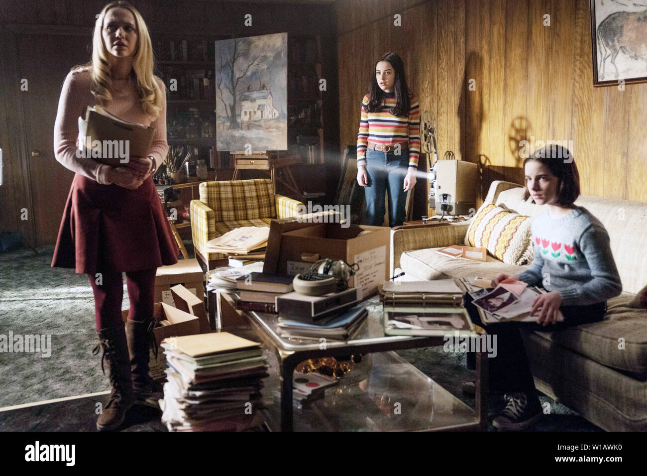 ANNABELLE COMES HOME, (aka ANNABELLE 3), from left: Madison Iseman ...