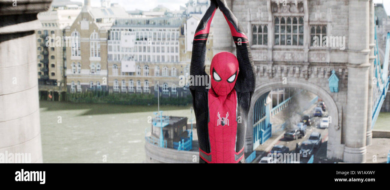 SPIDER-MAN: FAR FROM HOME, Tom Holland as Spider-Man / Peter Parker ...