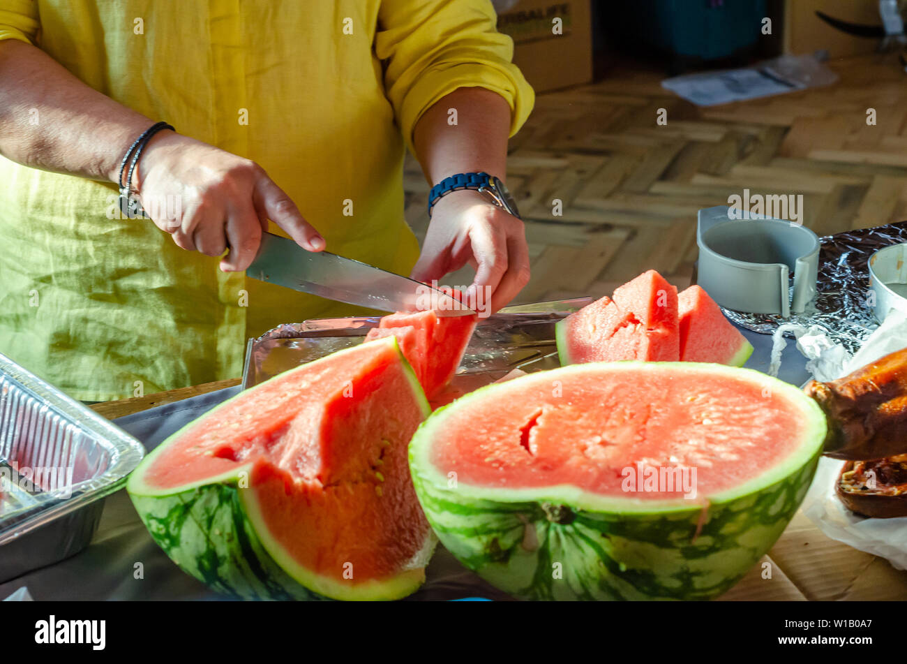 Woman watermelon slice hi-res stock photography and images - Alamy