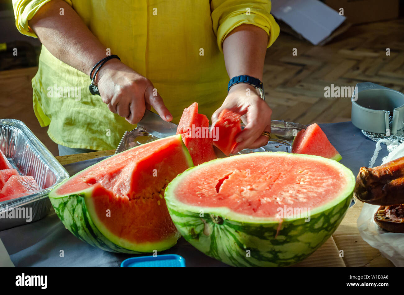 Woman watermelon slice hi-res stock photography and images - Alamy