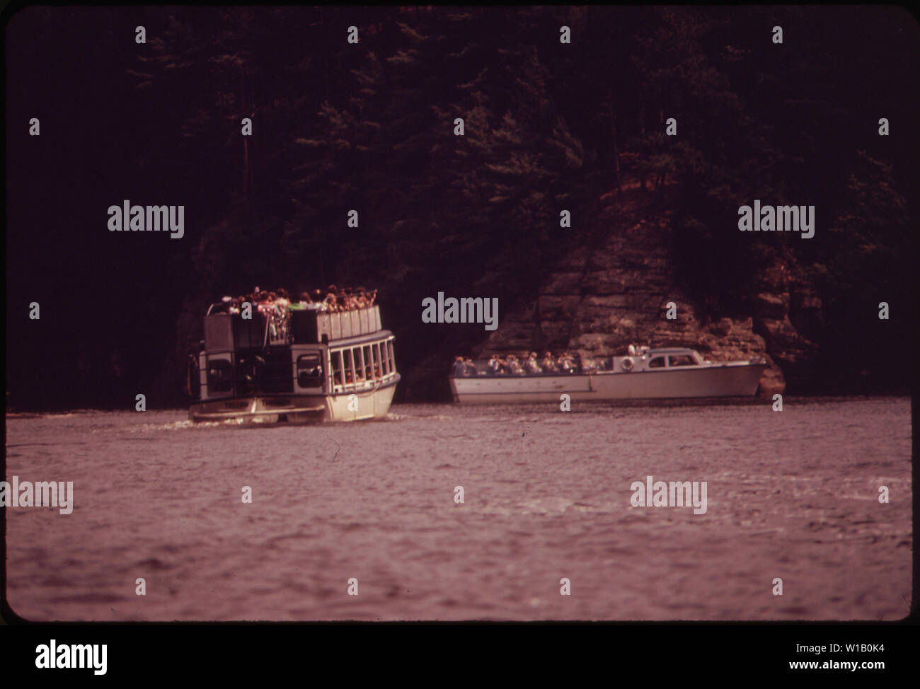BOATING ON THE WISCONSIN RIVER AT WISCONSIN DELLS, A POPULAR RECREATION ...
