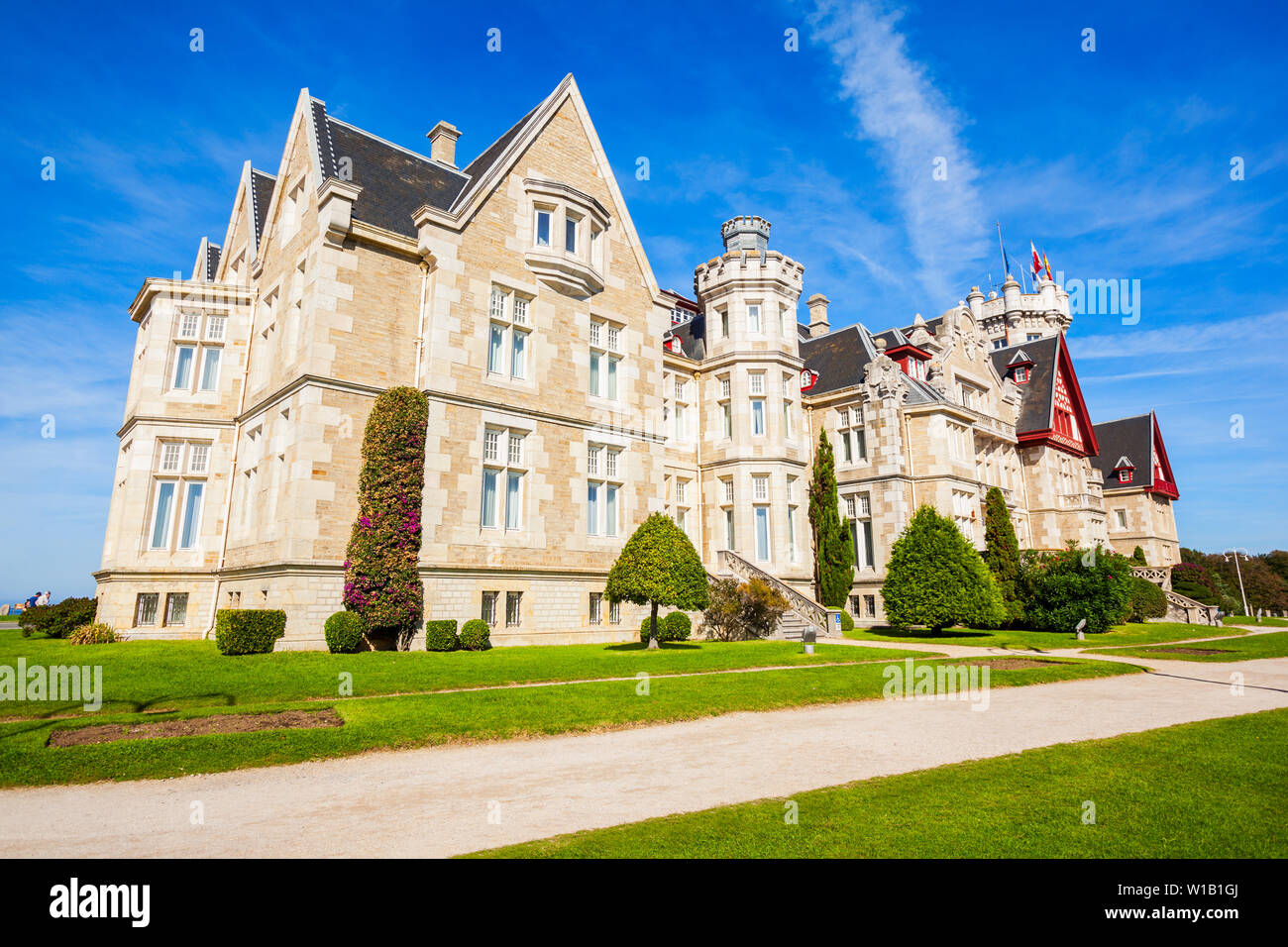 Palacio de la magdalena santander hi-res stock photography and images ...