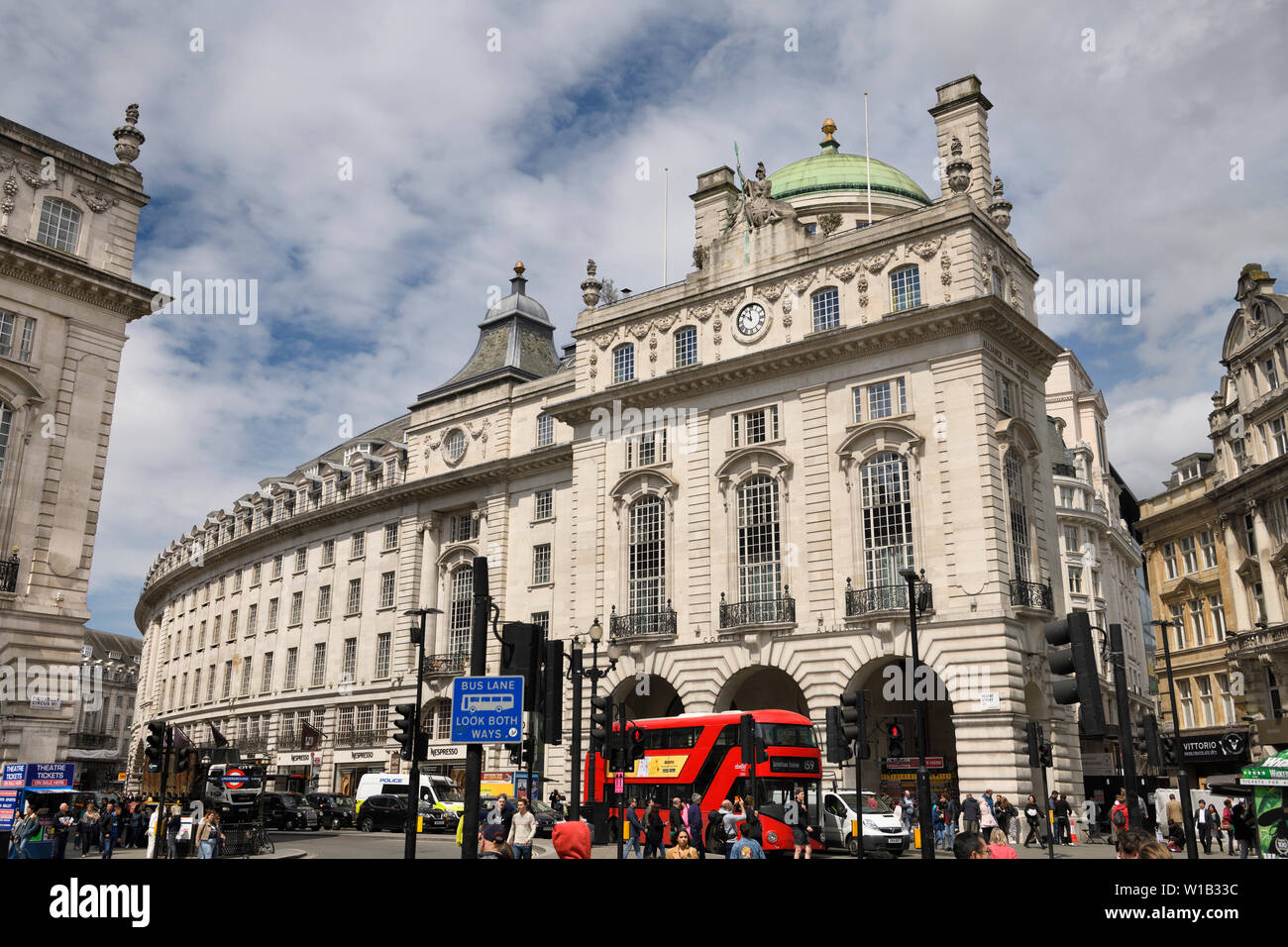 Curved Regent street with The County Fire Office of the Quadrant at ...