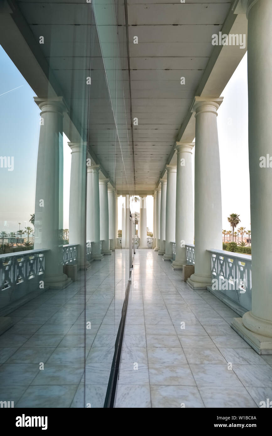 Empty corridor in building architectural column hi-res stock ...