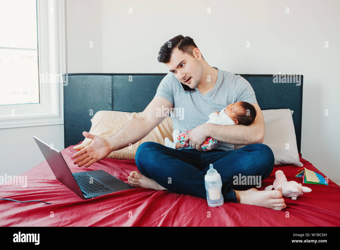 Busy father baby chinese hi-res stock photography and images - Alamy