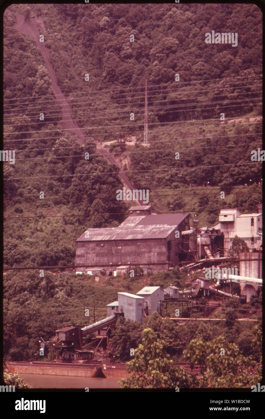COAL PLANT AT HAREWOOD MINE NEAR BOOMER IN THE KANAWHA VALLEY REGION ...