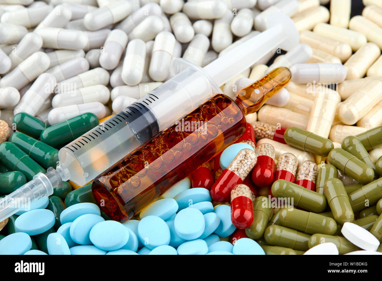 Plastic ampoule hi-res stock photography and images - Alamy