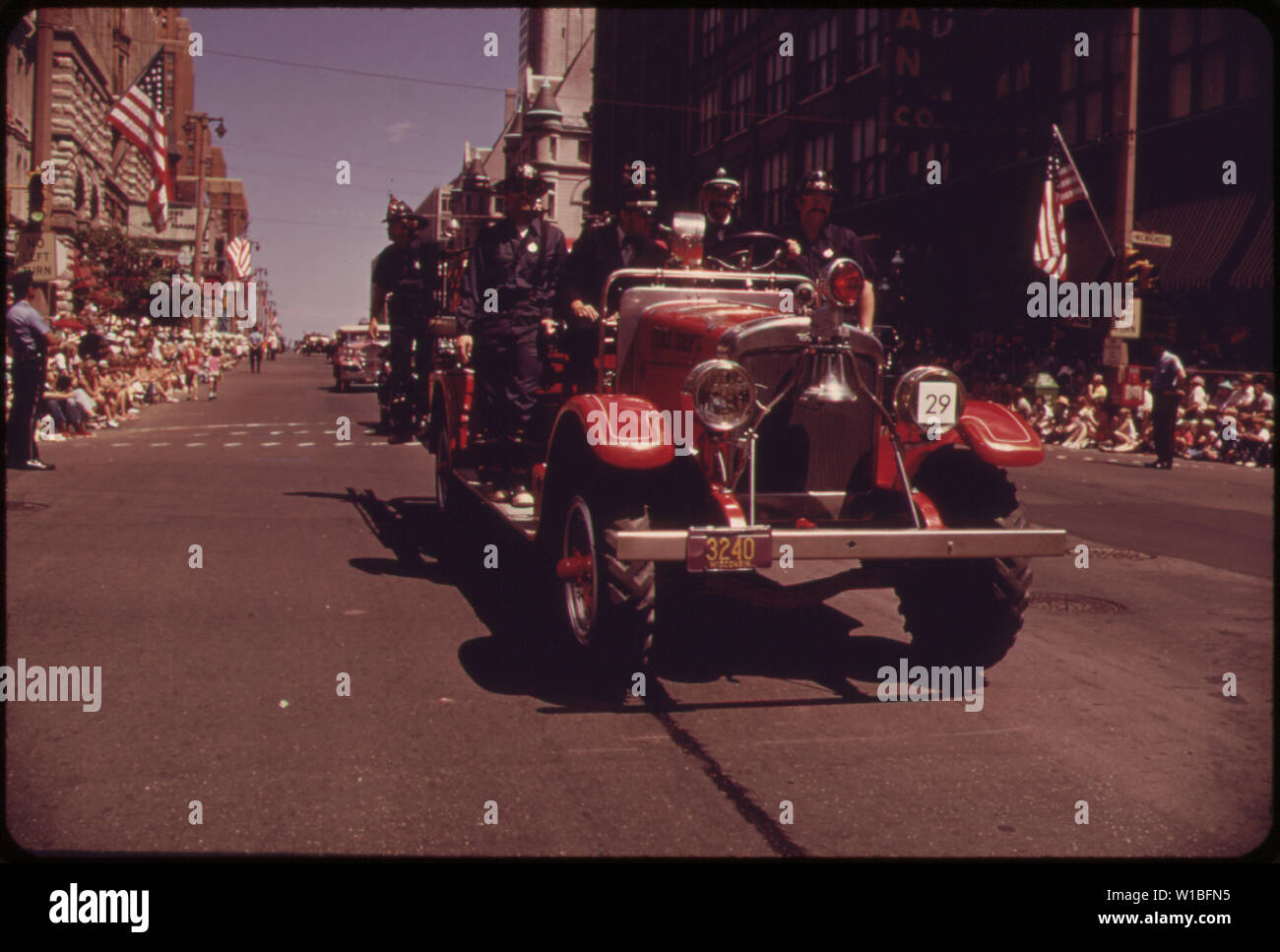 CROWDS ESTIMATED AT OVER 750,000 LINE THE ROUTE OF THE OLD MILWAUKEE ...
