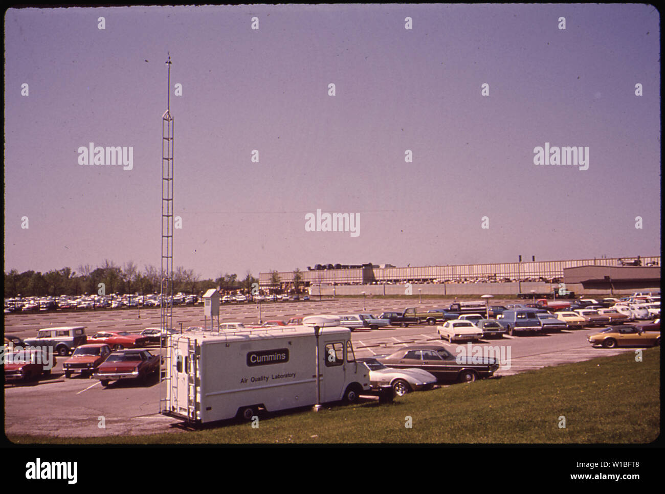 Cummins air quality control truck hi-res stock photography and images ...
